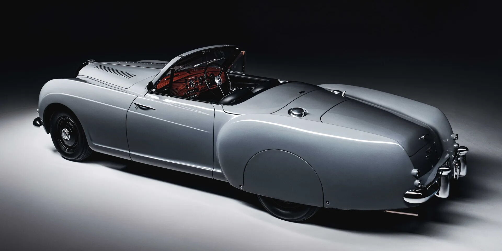 James Bond's Bentley “The Locomotive” | auto-illustrierte - Das ...