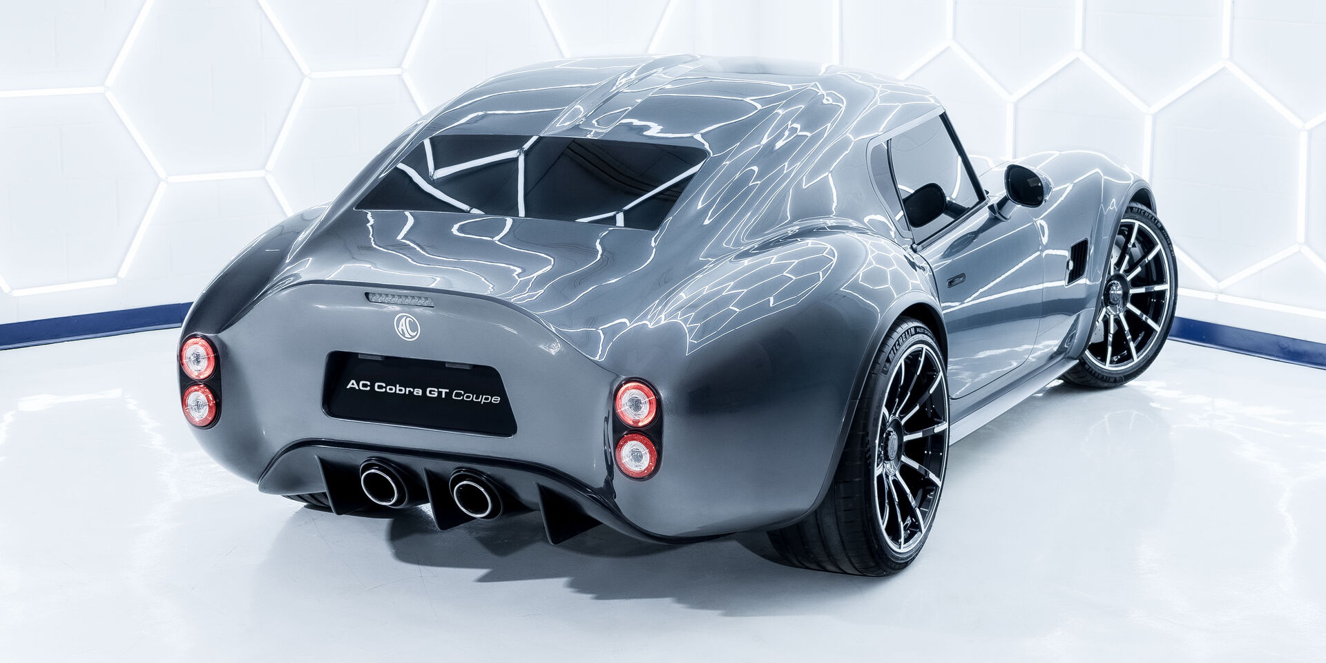 Erste Serien-Cobra mit Dach | auto-illustrierte - Das Schweizer Automagazin